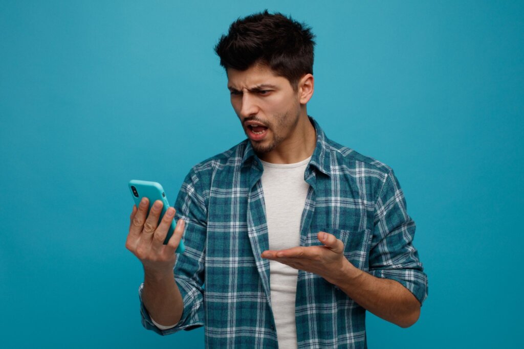 14 Funny Pranks on Text: Hilarious Copy & Paste Ideas - Anonsms